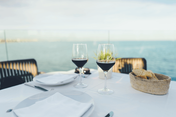 The Do's and Don'ts of Restaurant Reservation Confirmation Emails